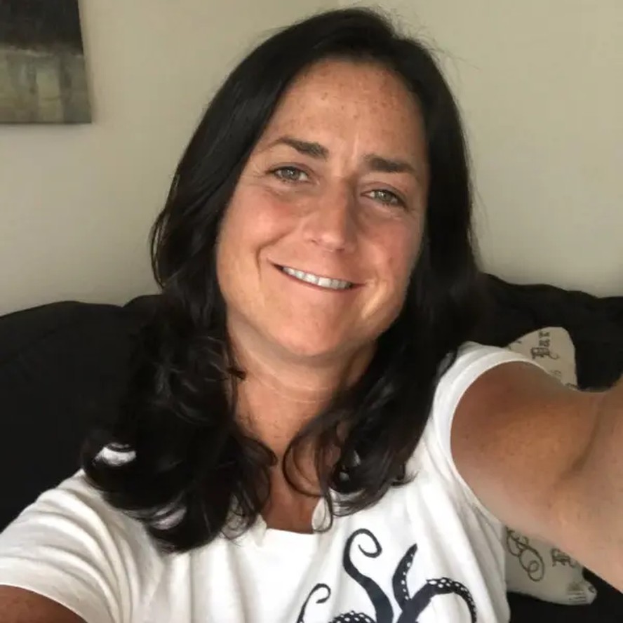 Funcionária morre após ser chutada por aluna de 14 anos em escola ...