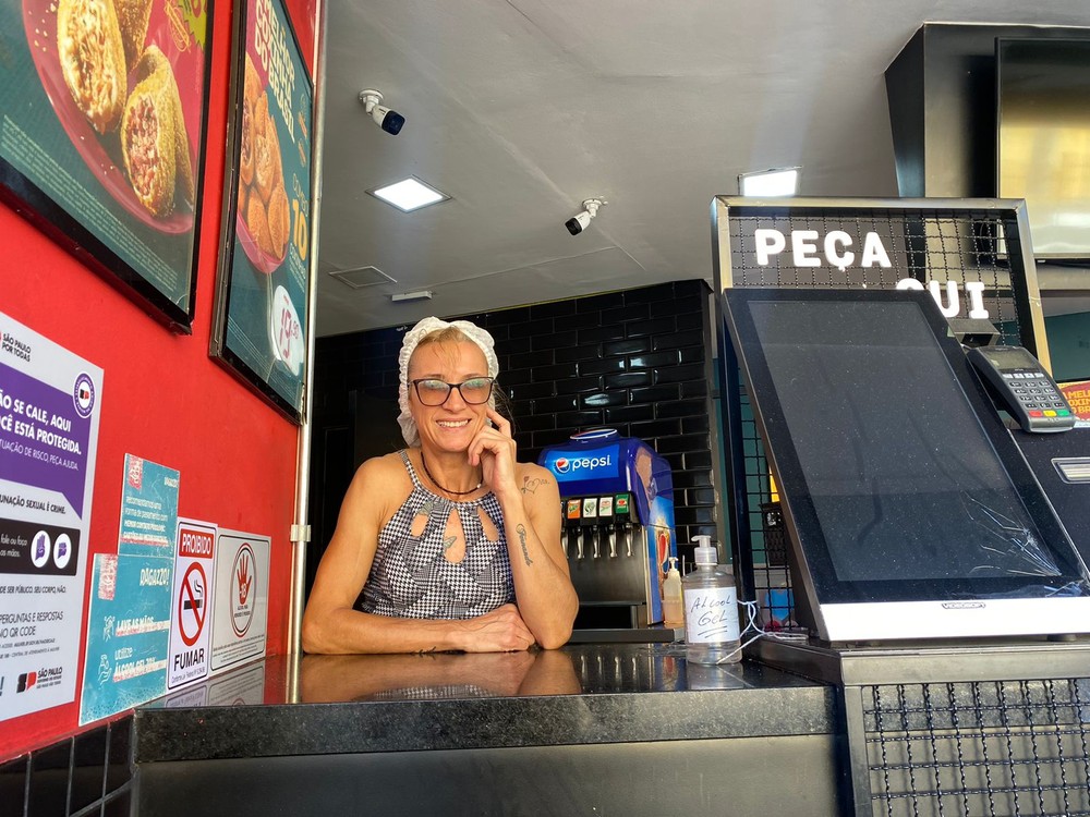 Comida no lixo, carro descarregado e corrida por tomadas: os efeitos do ...