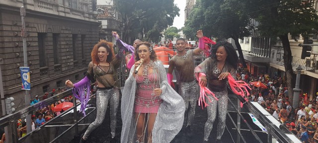 Daniela Mercury dá a partida no Chá da Alice: 'Animadíssima por estar aqui'