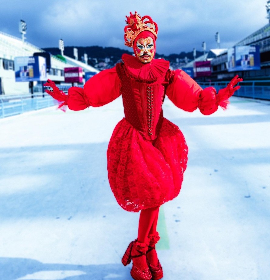 Drag queen interpreta ‘O pequeno príncipe’ no Municipal