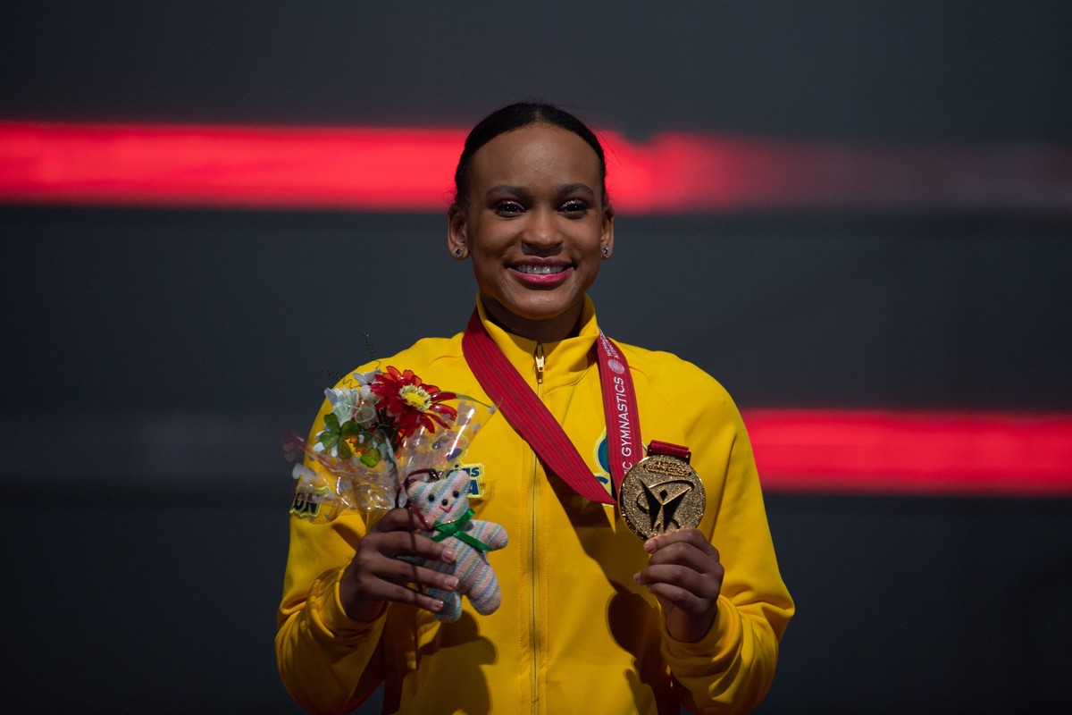 Rebeca Andrade é premiada com o Faz a Diferença na categoria Esportes