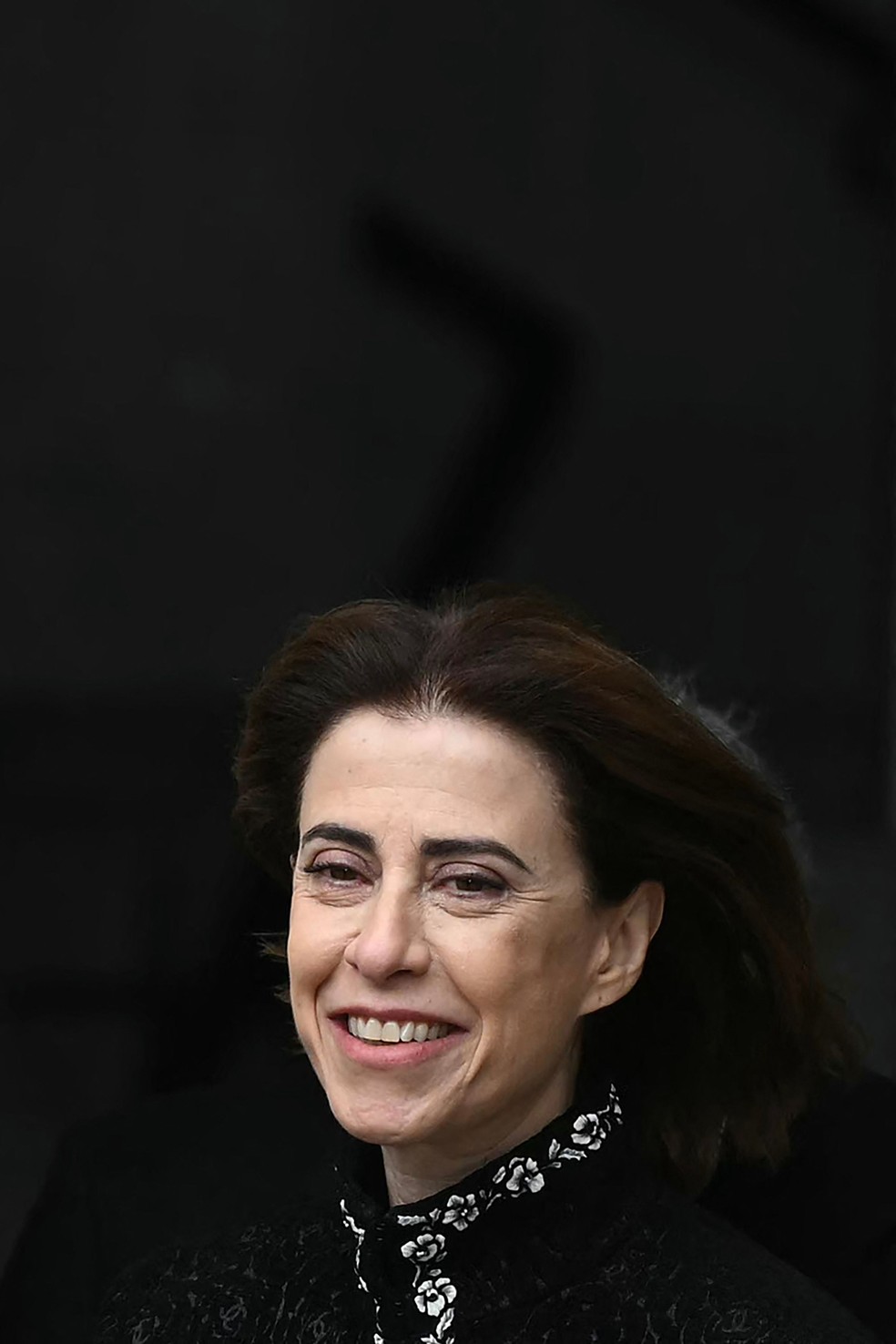 Com o marido, Fernanda Torres participa de evento de alta-costura da ...