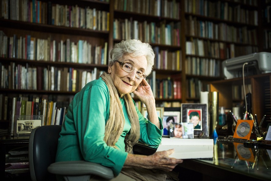 À mestra Cleonice, com gratidão