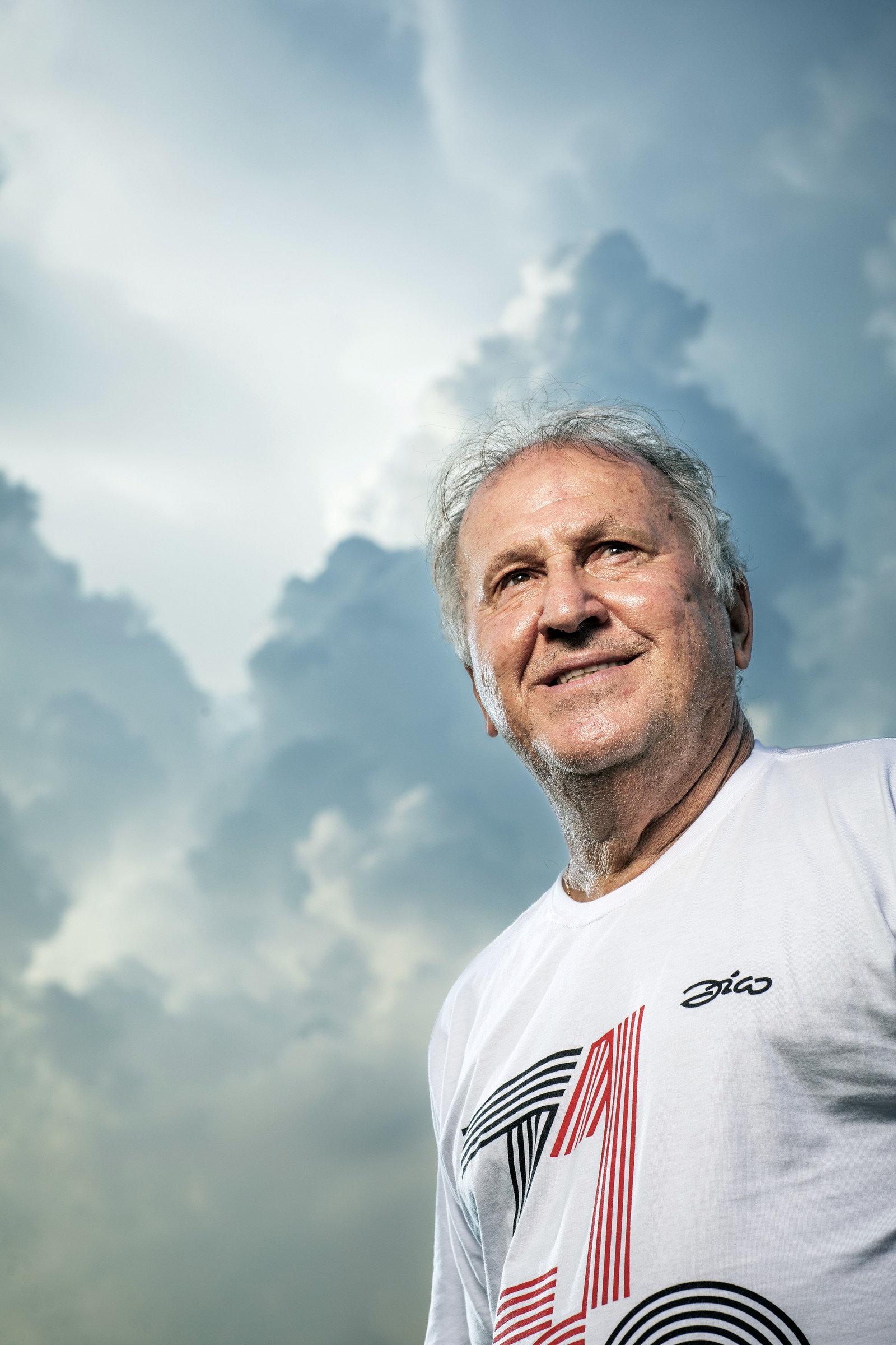 Zico 70 anos: 'Messi e Neymar são mais habilidosos que eu'