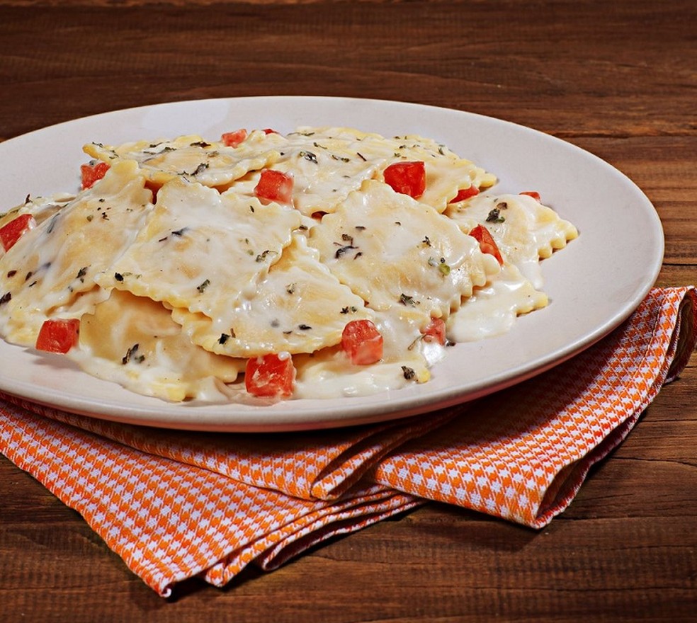 Americanas festeja o hot dog; rodízio renovado na Temakeria; almoço a ...