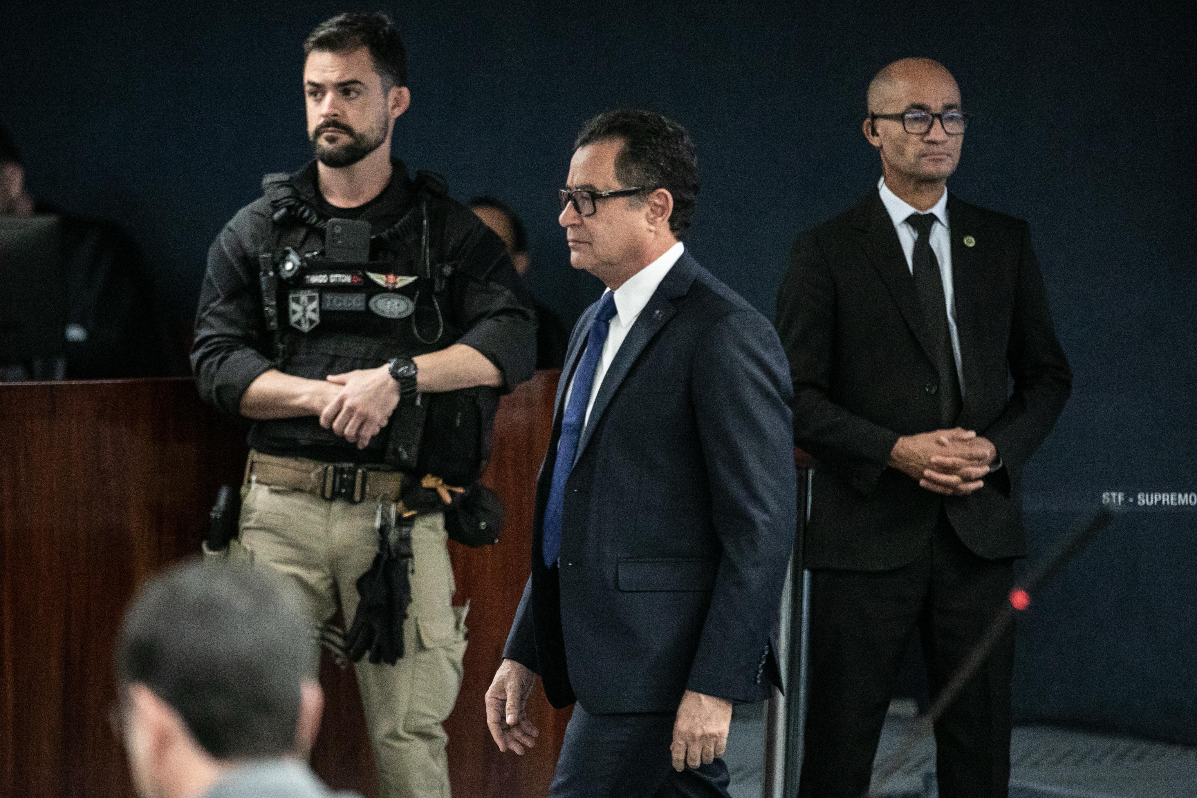 Ex-comandante da Marinha, Almir Garnier foi preso em academia