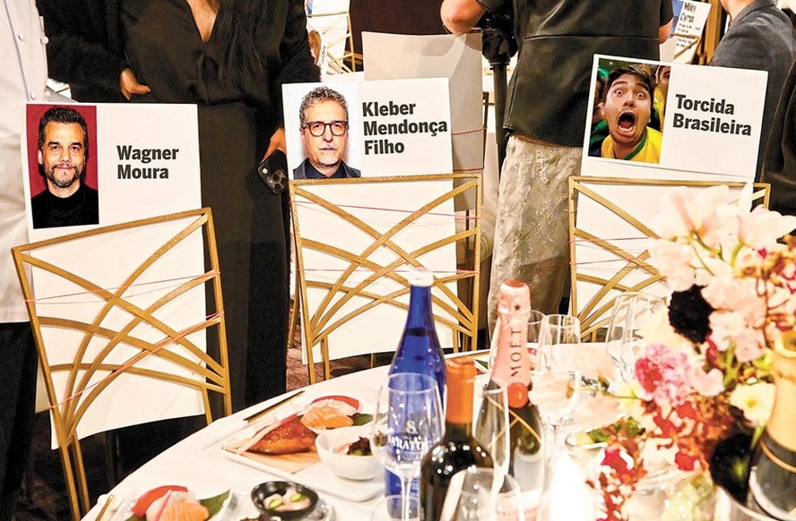 Celebridades circulando, menu de chef renomado, tapete vermelho mais ...