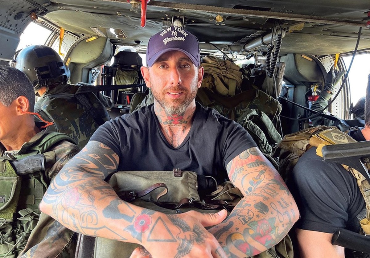 Quem é o documentarista brasileiro que acompanha in loco o conflito ...