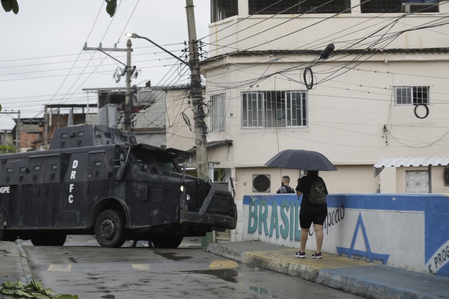 Complexo de Israel: em uma semana, traficantes pagaram R$ 175 mil em ...