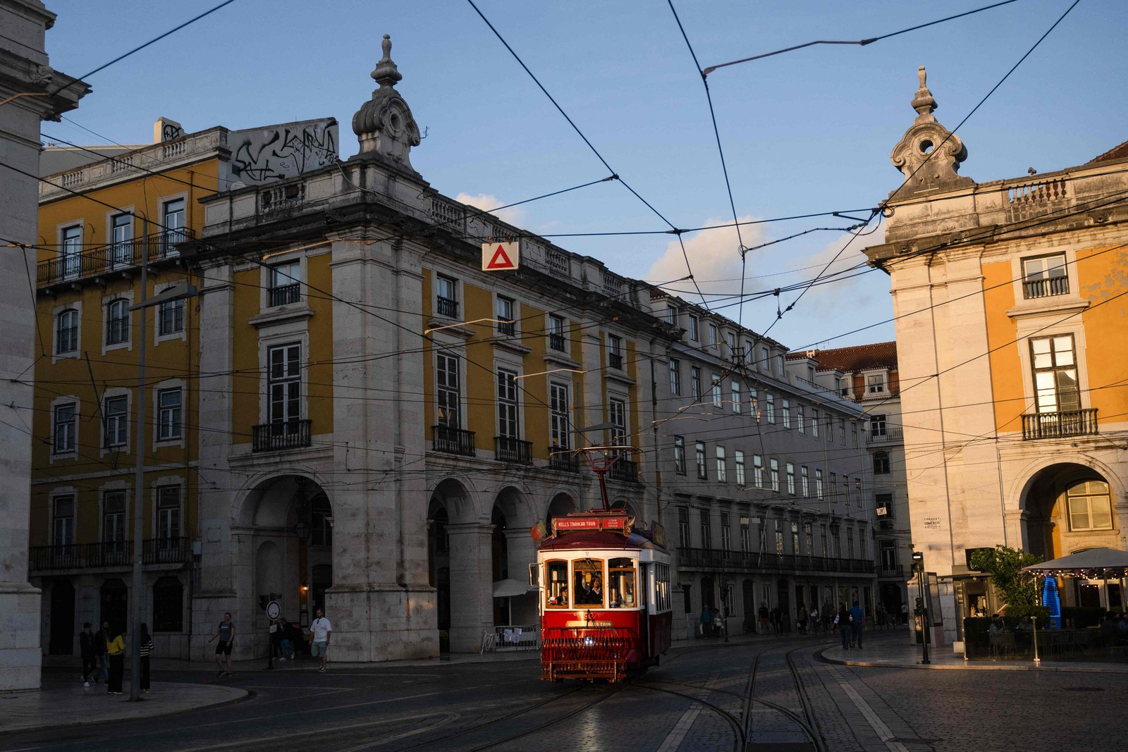 Ícones de Lisboa, os bondes elétricos se tornam palco de mais uma ...