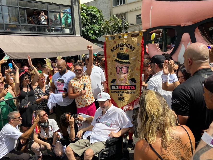 'O Oscar é nosso': Baixo Augusta abre desfile em SP com Marcelo Rubens ...