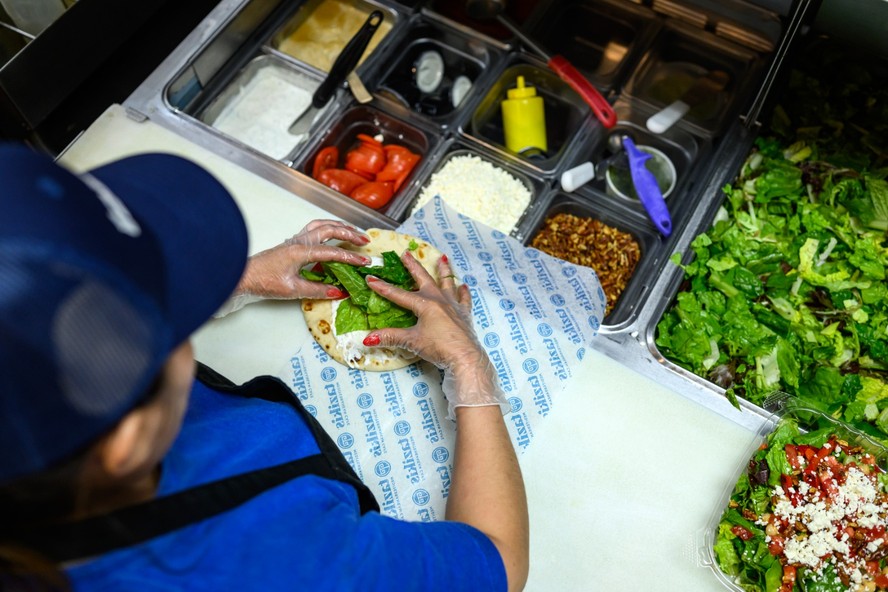 Trabalhadores em falta: como ficariam os EUA com política de imigração ...