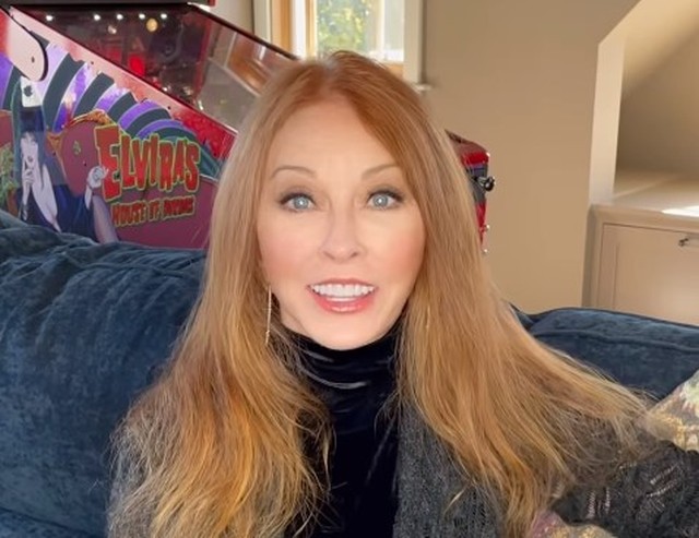 Saiba por onde anda a atriz Cassandra Peterson, famosa pela personagem ...