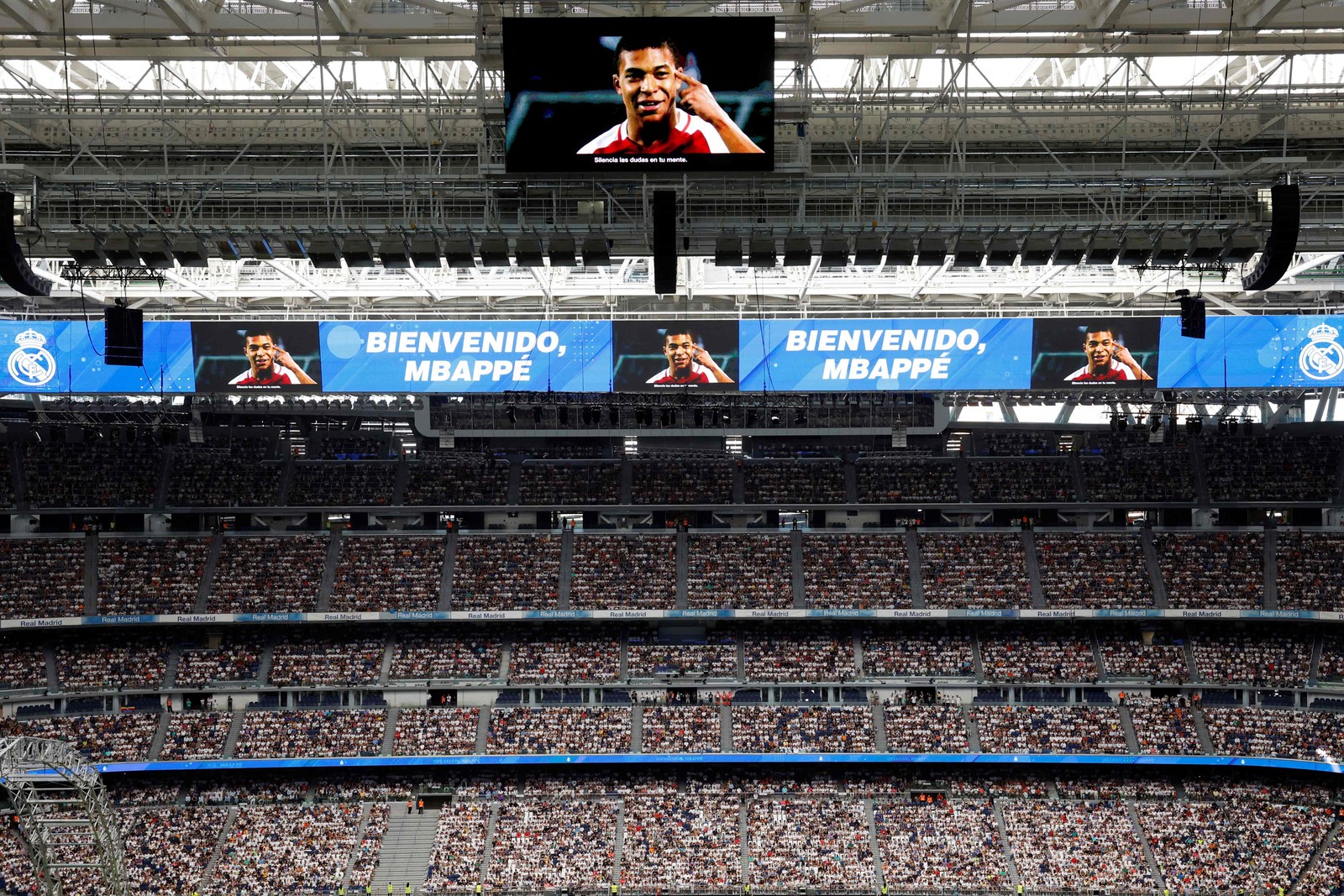 Com Santiago Bernabéu lotado, Mbappé é apresentado no Real Madrid; veja ...