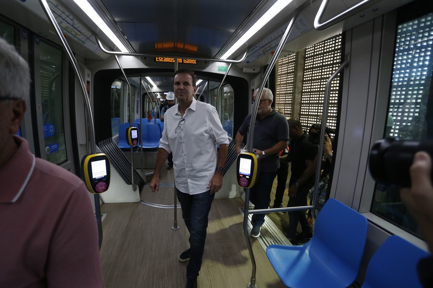 VLT Carioca: Prefeitura do Rio faz primeira viagem-teste da extensão ...