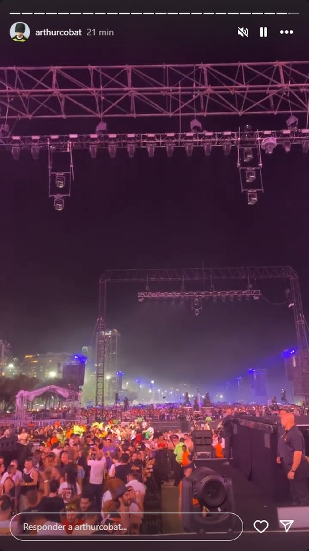 Fã ganha entrada para dentro do palco do show de Madonna em Copacabana ...