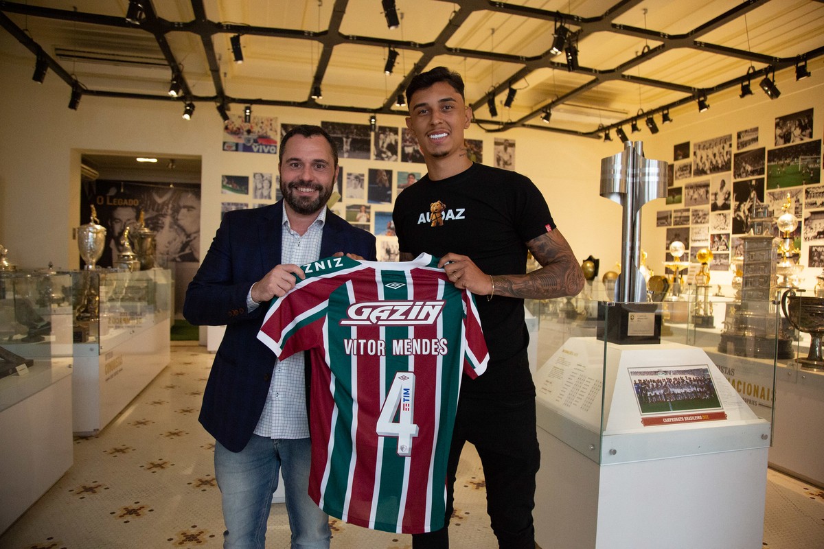 Fluminense anuncia a contratação de Vitor Mendes, ex-Atlético-MG, e ...