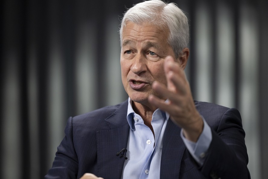 Jamie Dimon, CEO do JP Morgan, alerta para risco de tarifas e pede ...