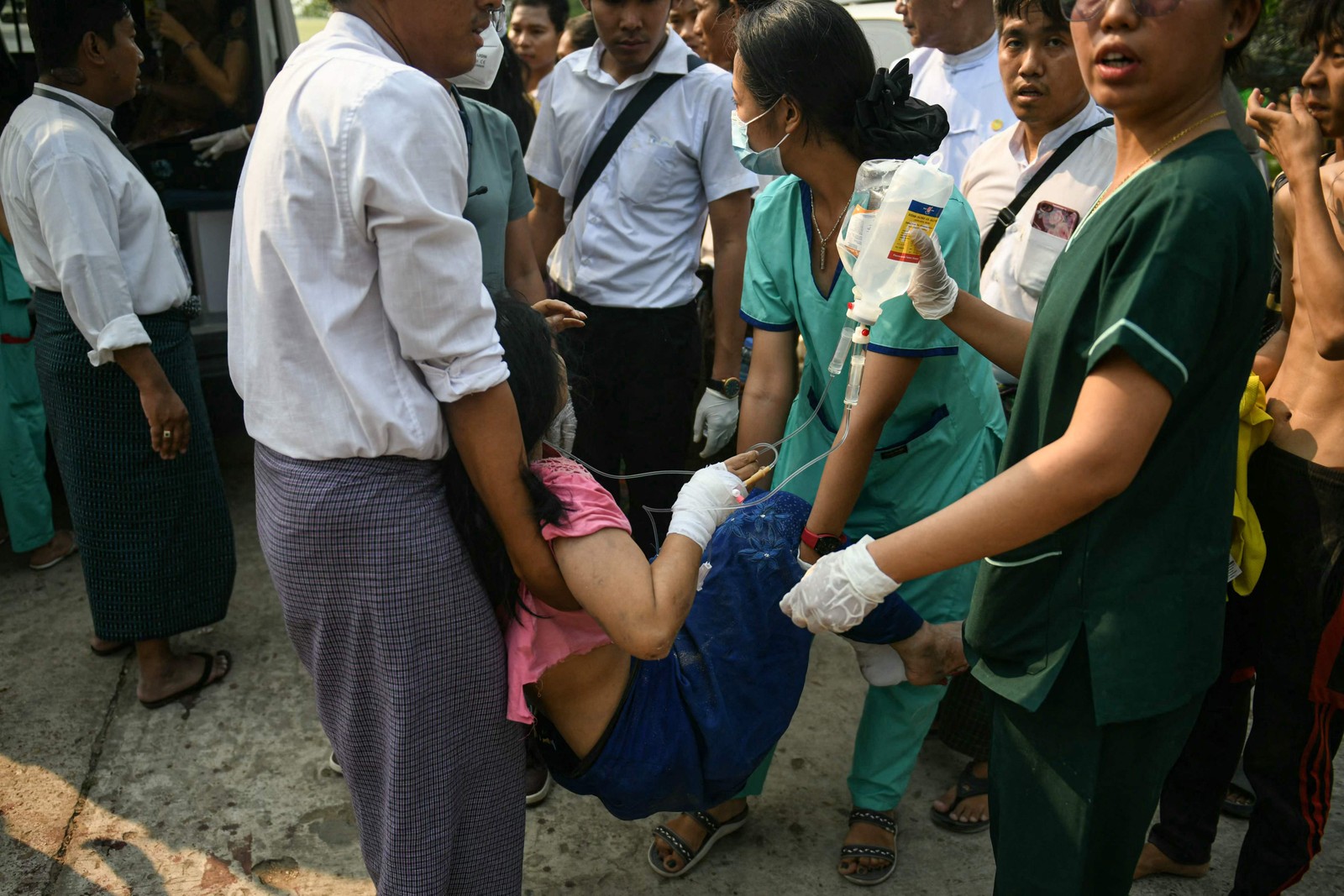 Terremoto destrói emergência de hospital de Mianmar, e 'fila de feridos ...