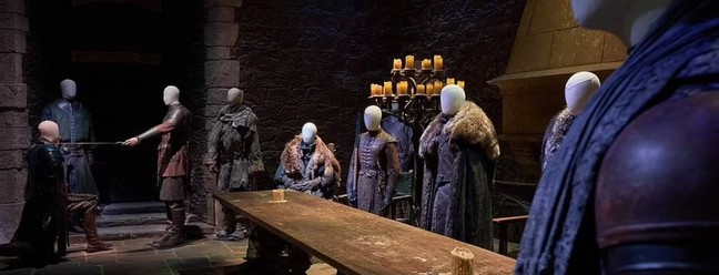Do set de 'Game of Thrones' para a vida real: Kit Harington e Rose ...
