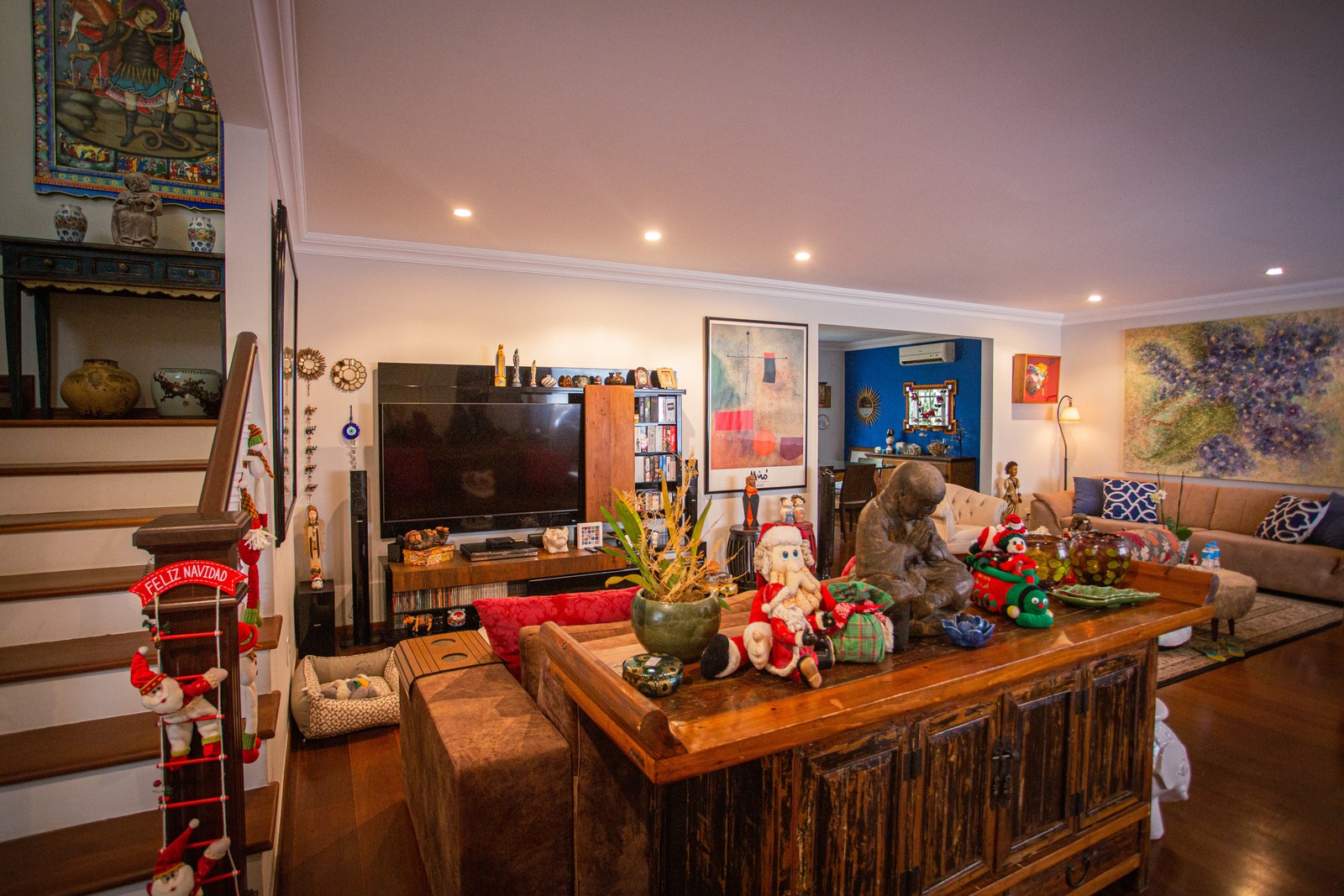 Beth Goulart mostra casa, fala da carreira e de etarismo e comenta luto ...