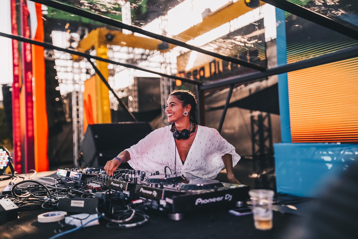 O hobby que virou profissão: interesse pela carreira de DJ cresceu nos ...