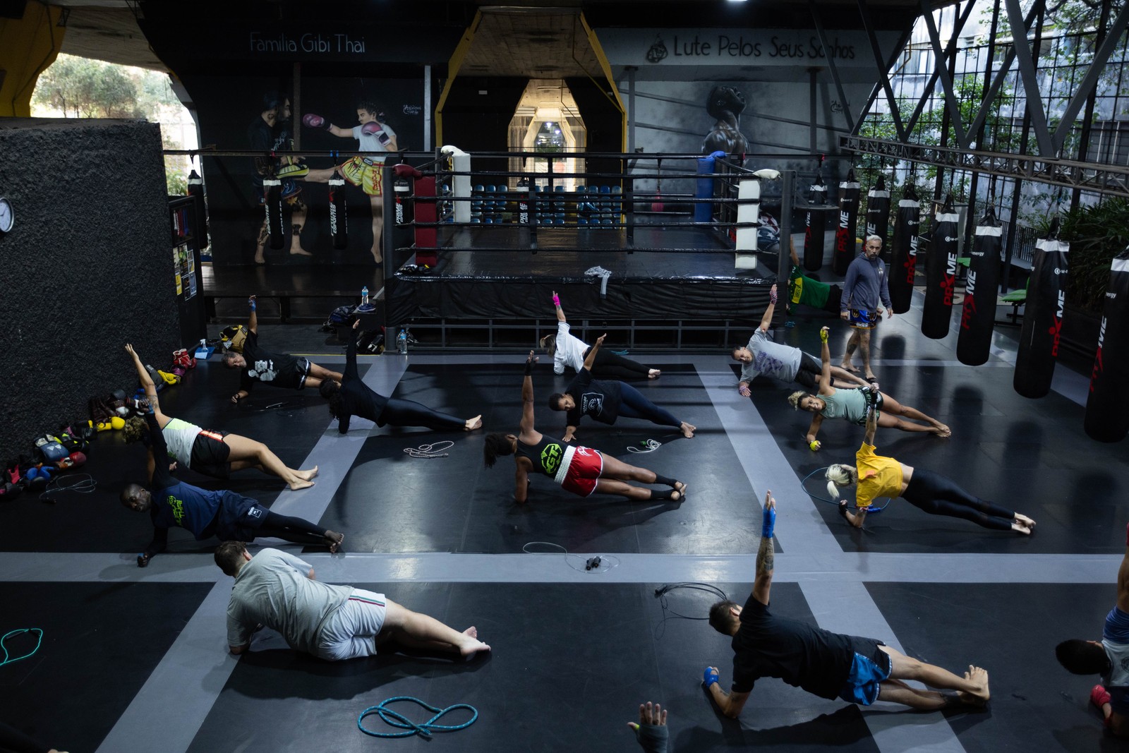 Atividades esportivas e sociais revitalizam viadutos de SP, mas falta ...