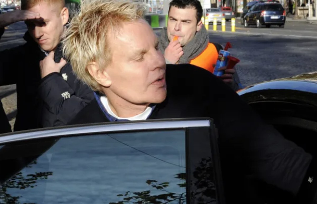 FBI abre investigação contra ex-CEO da Abercrombie & Fitch por ...