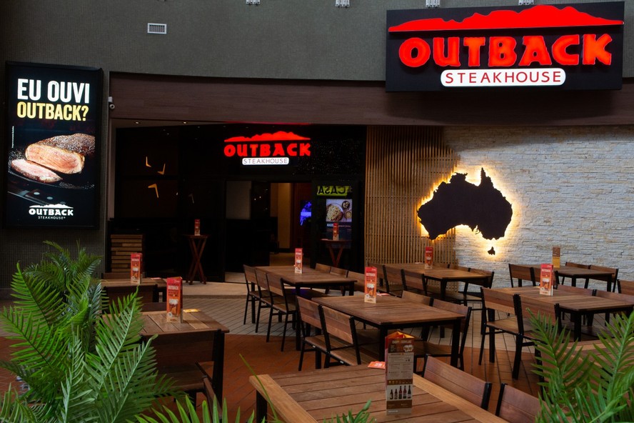 Mesmo com fila na porta, dono do Outback no Brasil cogita vender a rede ...