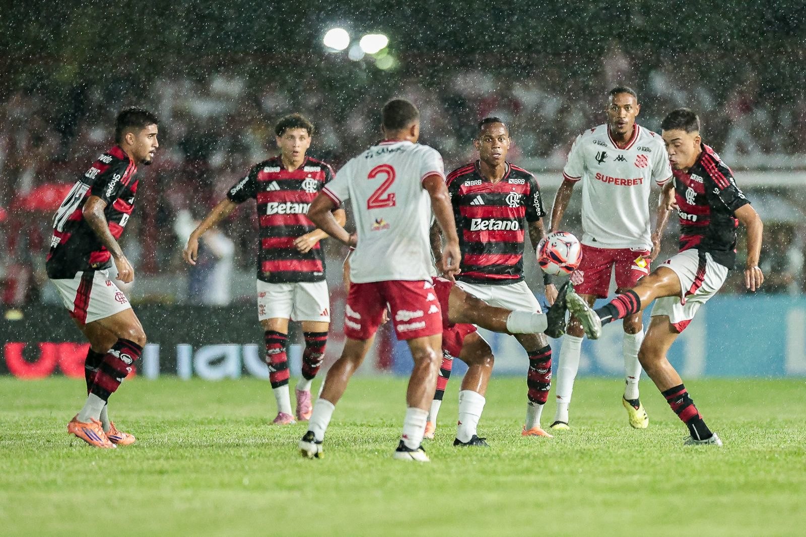 Flamengo mantém planejamento em meio a início ruim no Carioca, e ...