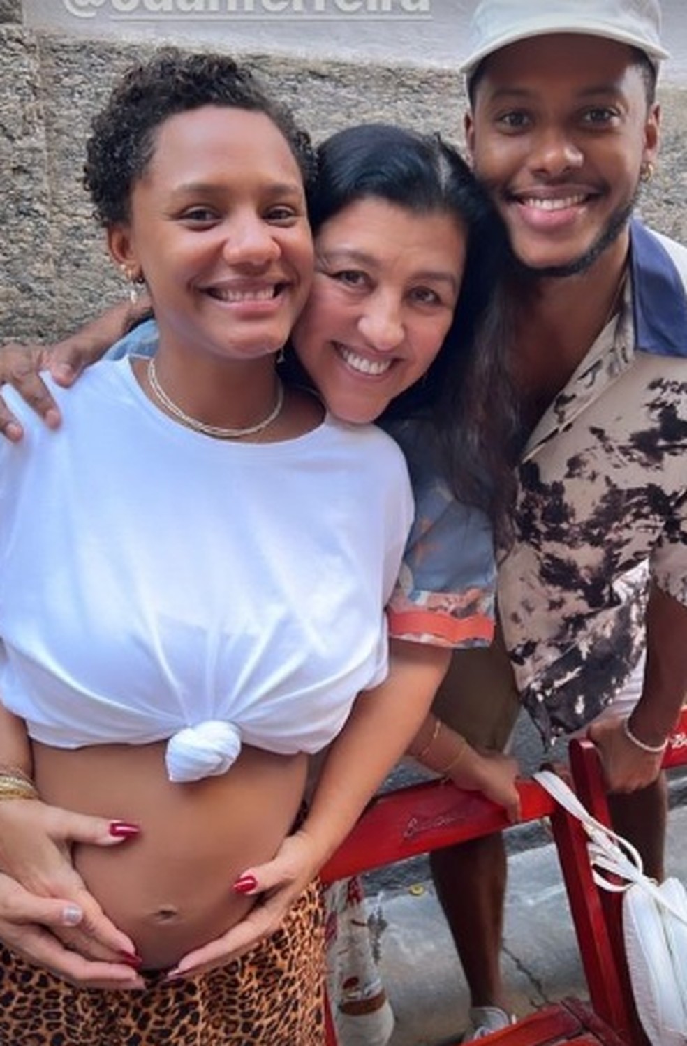Jéssica Ellen fala do seu primeiro grande prêmio no cinema e da gravidez