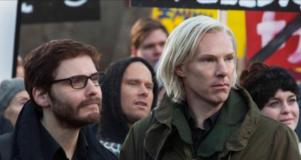 Julian Assange: confira os filmes que contam a história do criador do ...