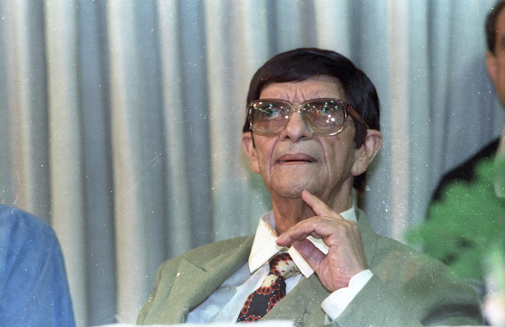 Chico Xavier: A defesa da democracia em entrevista de 1935 psicografada ...