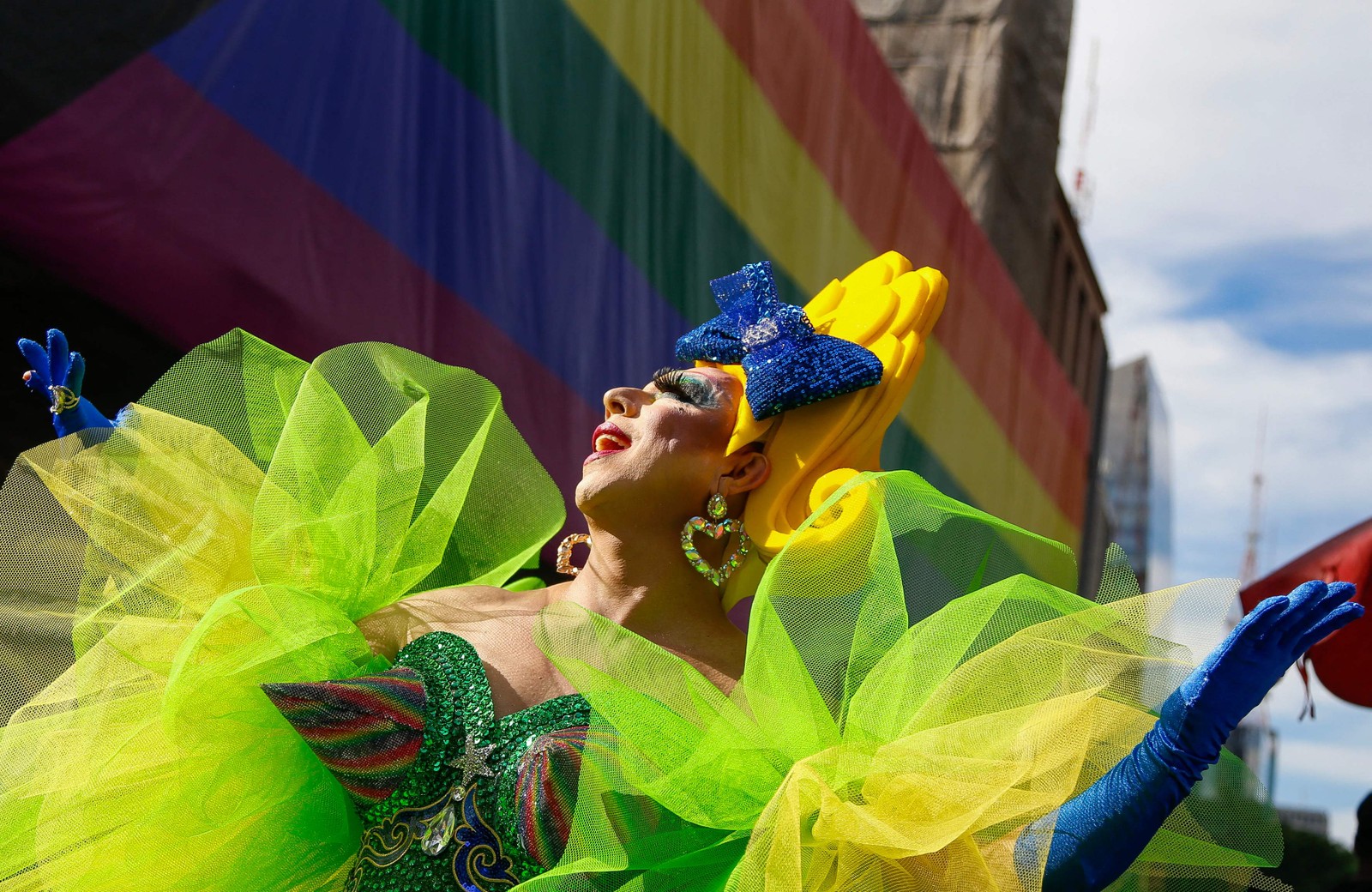 Parada LGBTQIA+ veste São Paulo de verde e amarelo; veja fotos