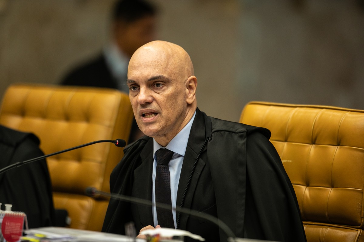 8/1: Moraes vota para condenar homem que sentou em sua cadeira a 17 ...