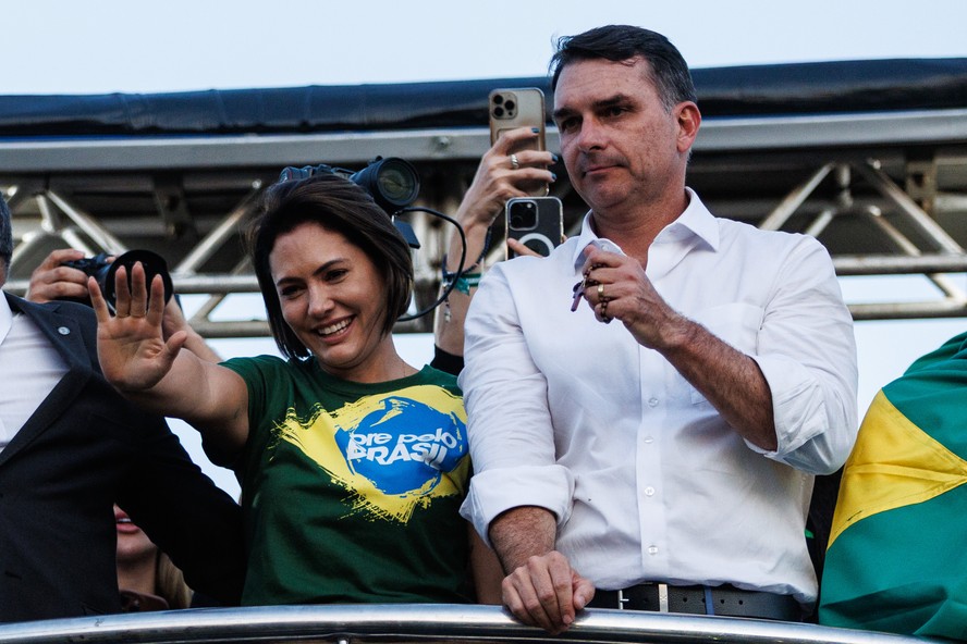 Aliados de Bolsonaro veem ameaça de Moraes para implodir PL após ...