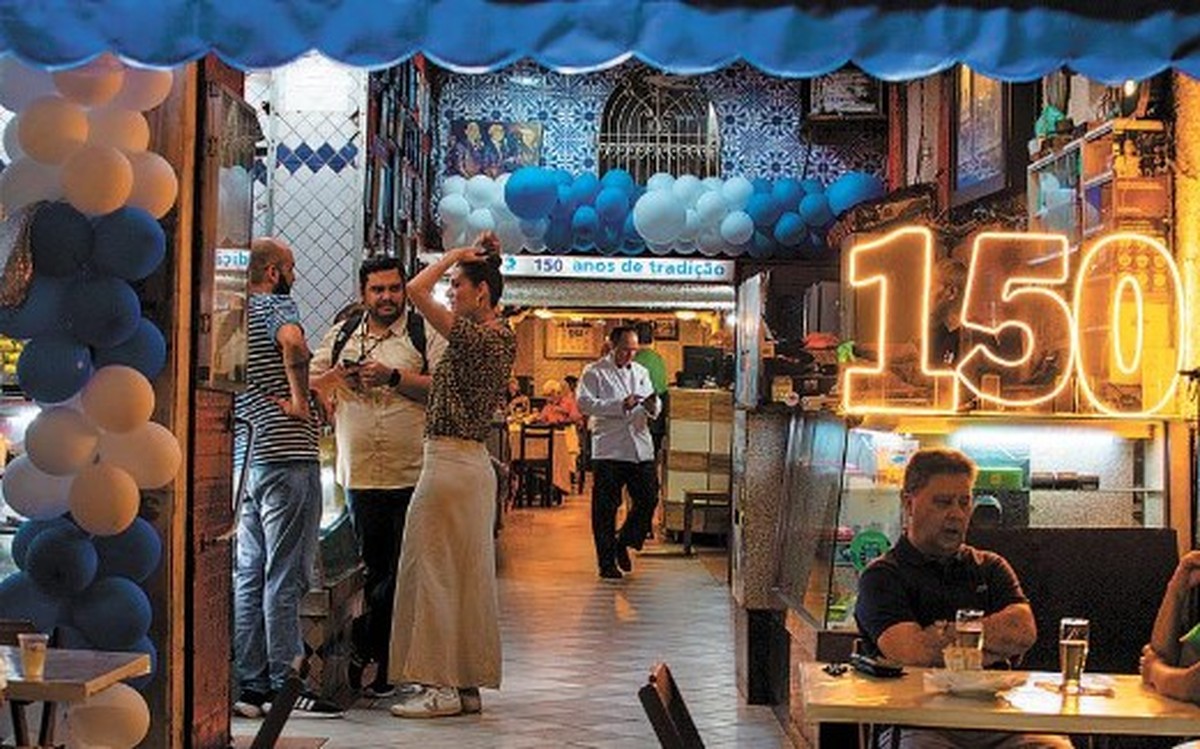 Clássico da boemia carioca, Café Lamas, inaugurado durante o Império ...