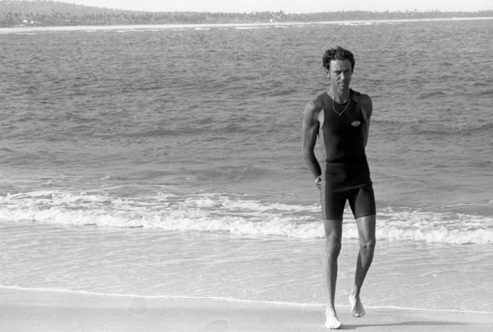 Cem dias com tubarões e tempestades: Amyr Klink relembra travessia do ...