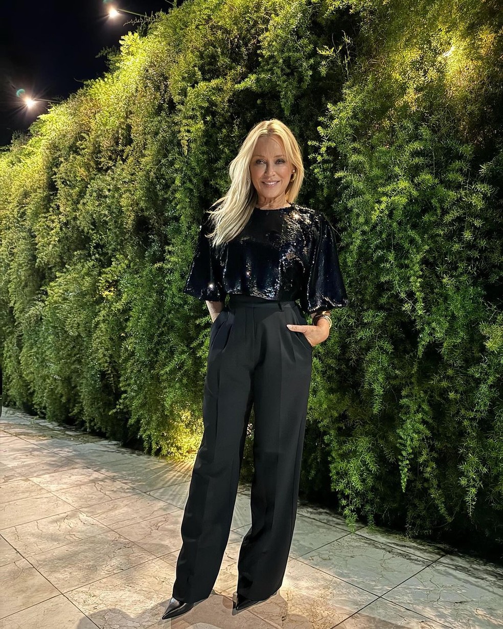 Disse 'sim'? Marina Ruy Barbosa surpreende, se ajoelha e presenteia a ...