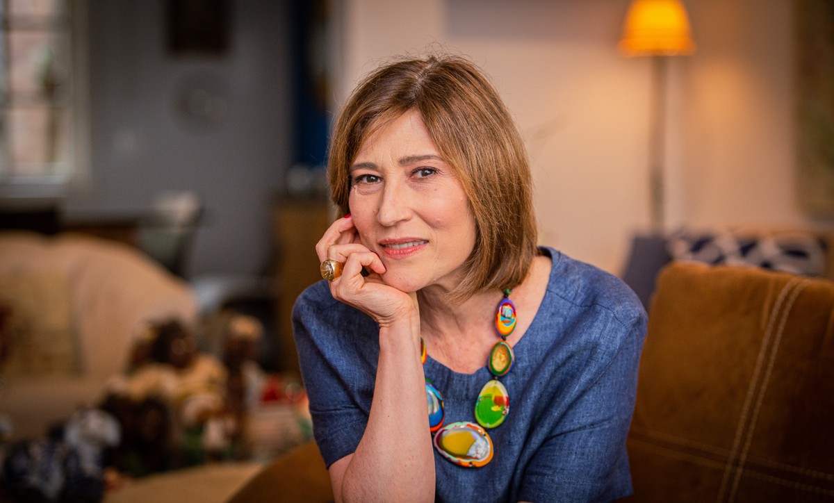 Beth Goulart será a mãe de Daniel Rangel em novela vertical da Globo