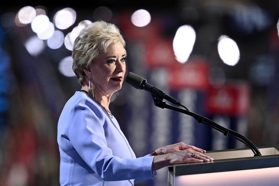 Trump nomeia a ex-executiva de luta livre Linda McMahon para liderar o ...