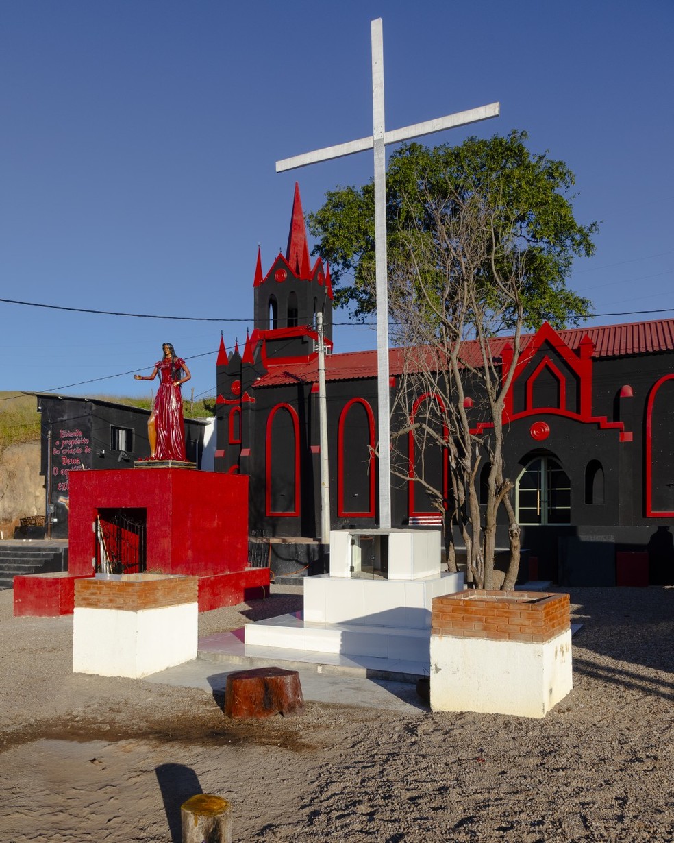 Conheça a Primeira Igreja Luciferiana do Rio, templo dedicado a Lúcifer ...