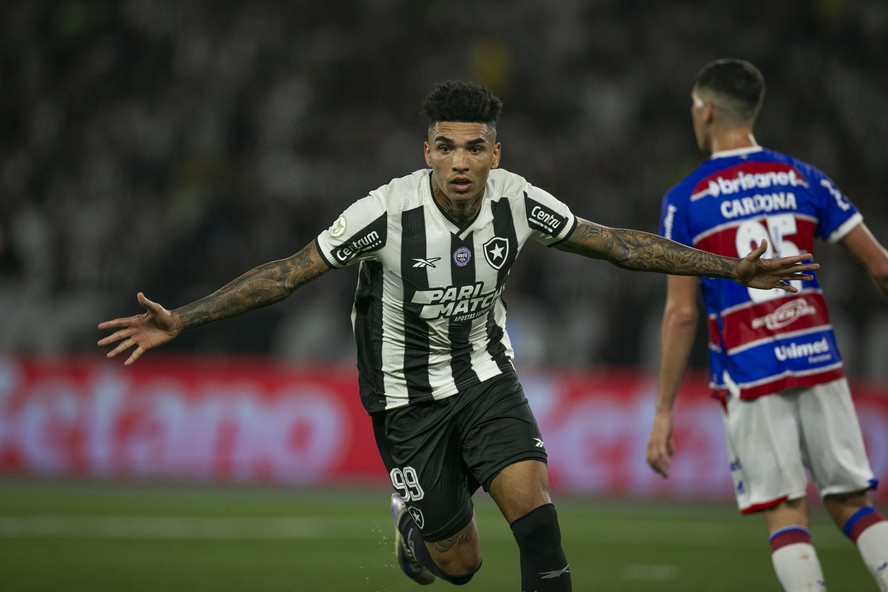 Igor Jesus faz dois, Botafogo vence o Fortaleza e volta para a ...