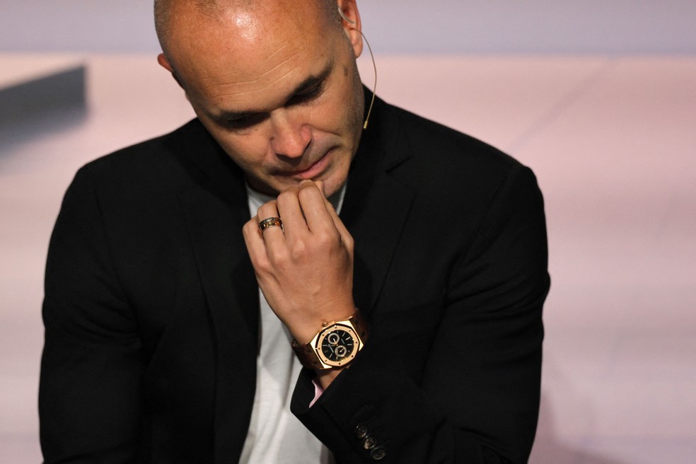 Ídolo do Barcelona, Iniesta anuncia aposentadoria do futebol: 'Essa ...