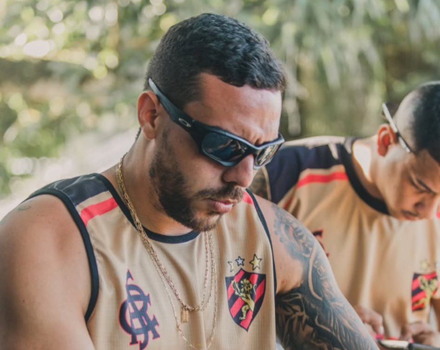 ‘Não é marginal’: mãe do presidente da principal torcida do Sport usa as redes sociais em defesa ...