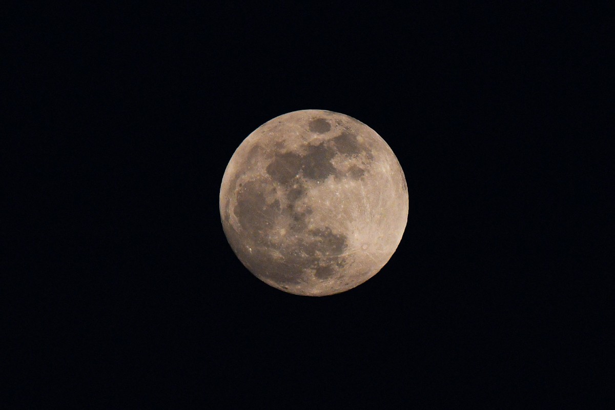 Saiba o que é a 'Lua do Lobo': primeira lua cheia do ano acontece esta ...