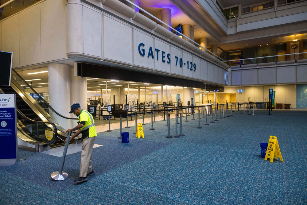 Furacão Milton cria 'cidades-fantasmas' na Flórida; veja fotos