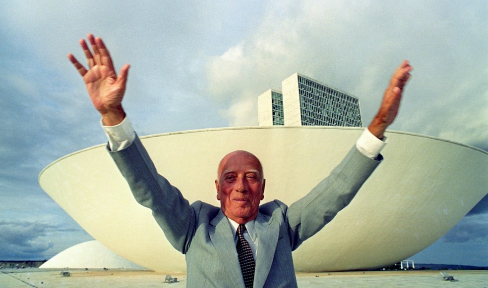 A tragédia de helicóptero que matou o 'Senhor Democracia', há 30 anos