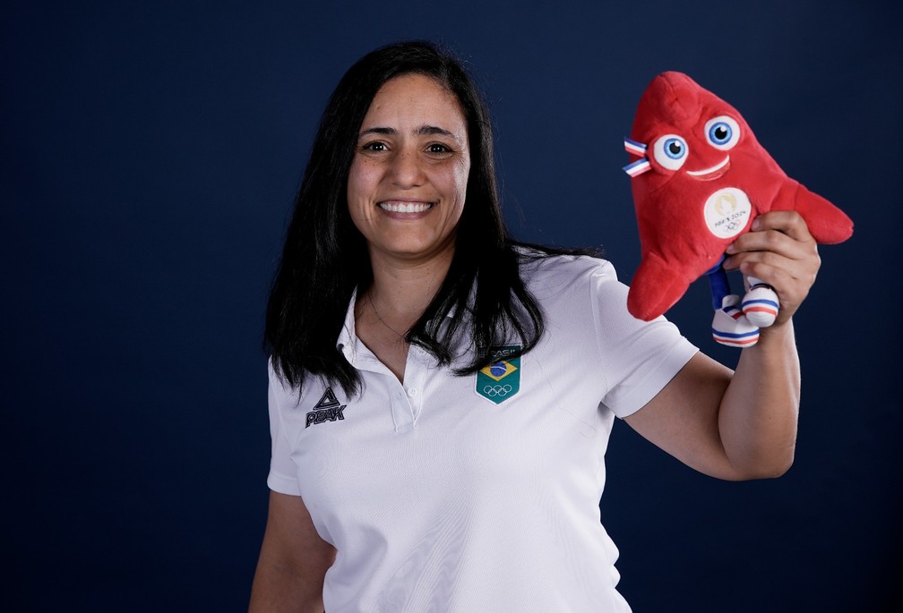 Paris-2024: Quem é a ex-atleta que 'prepara o terreno' para o Time ...