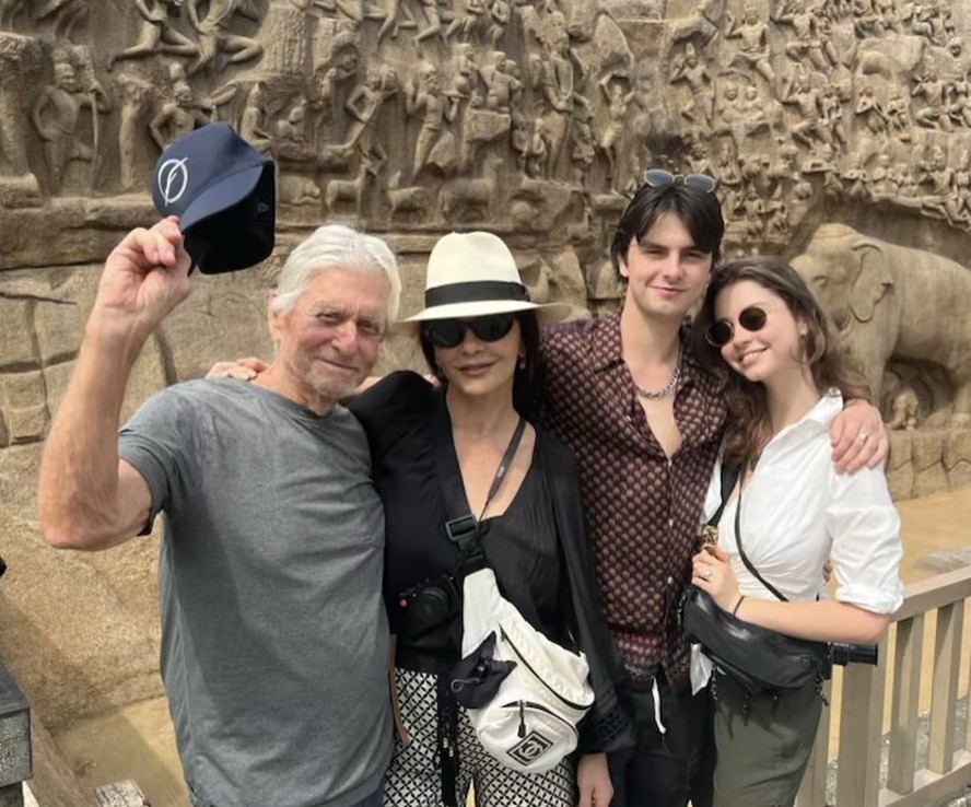 Michael Douglas foi confundido com o avô de seu filho em universidade ...